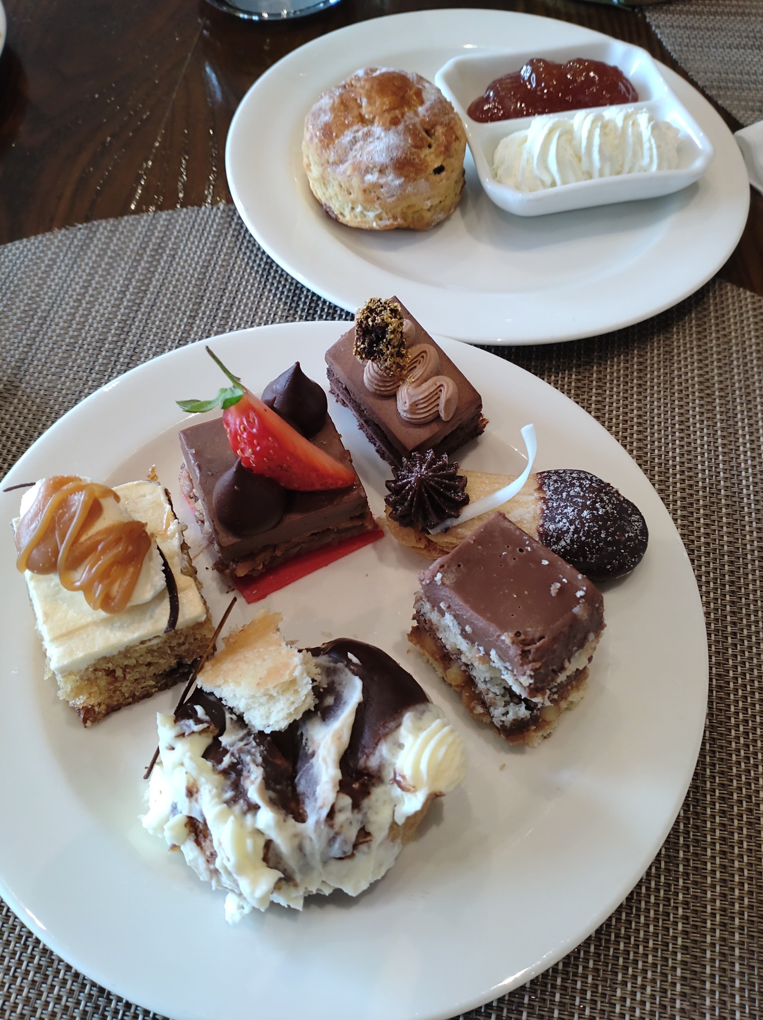 Special Edition: Viennese High Tea Buffet at Hilton Colombo – The Eat Log